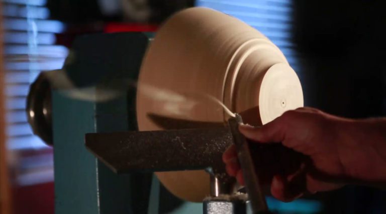 10 Best Wood Lathes for Turning Large Bowls
